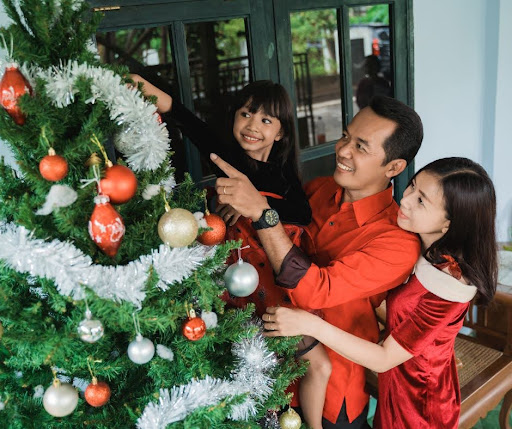 Creating Unforgettable Christmas Memories Through Acts of Giving ...